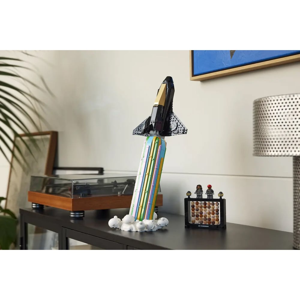 LEGO Icons: Over the Moon with Pharrell Williams 10391